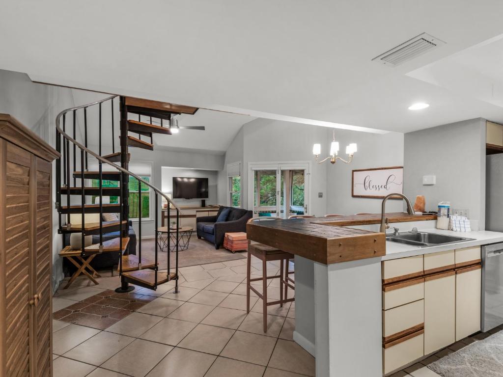 Hidden Dunes Cottage 235 by Newman-Dailey, Destin (updated prices 2024)