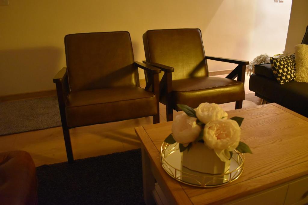 Entire house in Retford city centre, Retford (updated prices 2025)