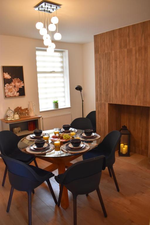 Entire house in Retford city centre, Retford (updated prices 2025)