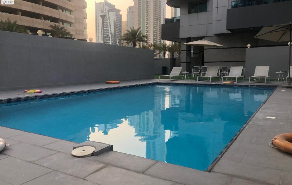 Luxury Room with Marina view close to JBR Beach and Metro with Shared Kitchen, Dubai (updated ...