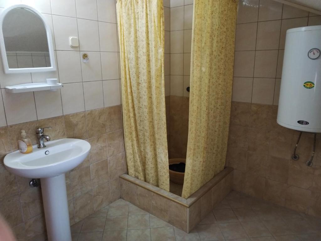 Sobi vo n.Racha, Ohrid (updated prices 2024)