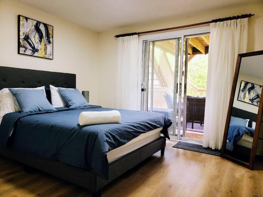 Charming House Close to 401, Whitby (updated prices 2025)