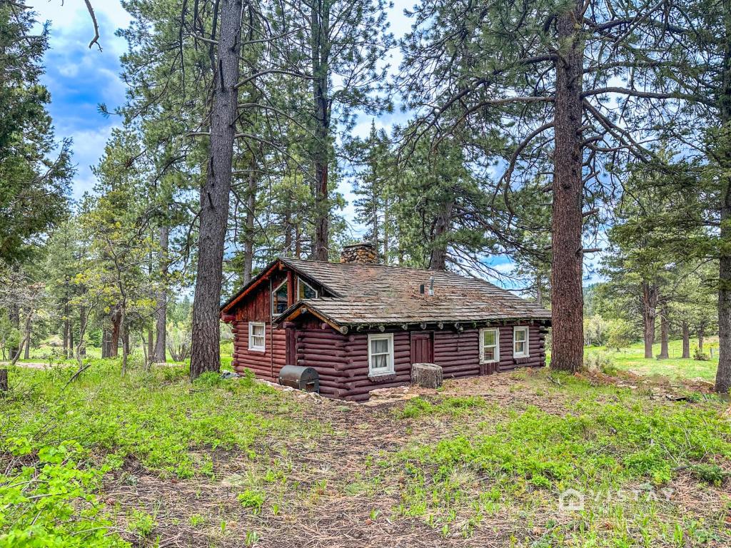 The John Wayne Cabin At Angel Valley Ranch, Duck Creek Village की (2026 ...