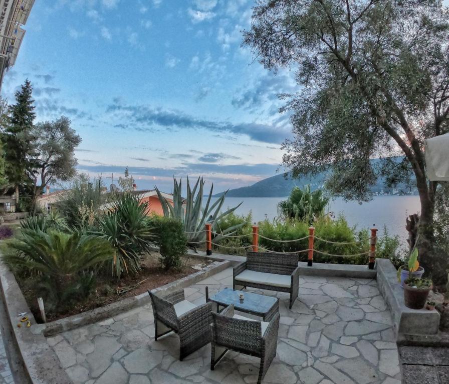 Ferienwohnung Beachfront Suncani Skalini (Montenegro Herceg Novi ...