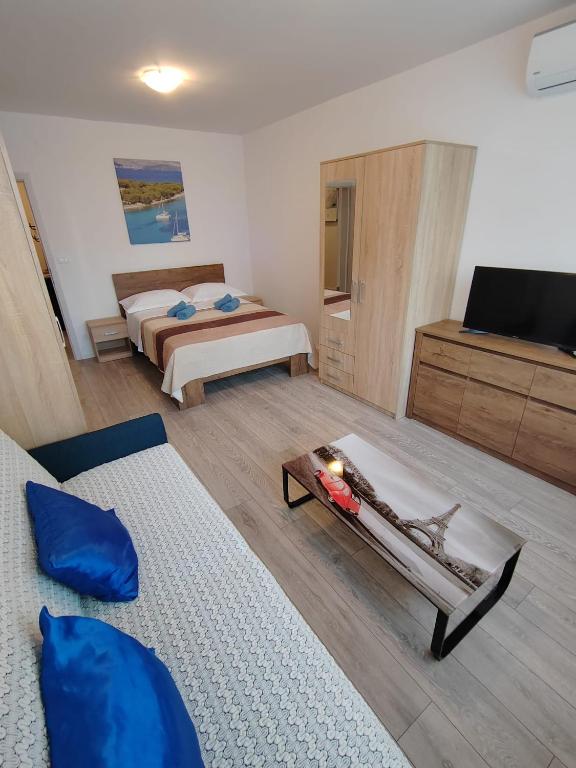 Indigo, Split (updated prices 2026)