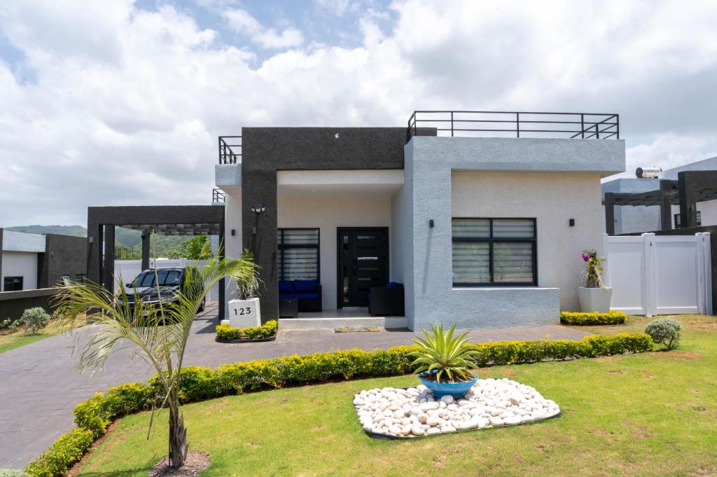 Pyramid Point Holidays, Stanmore Grove (updated prices 2025)