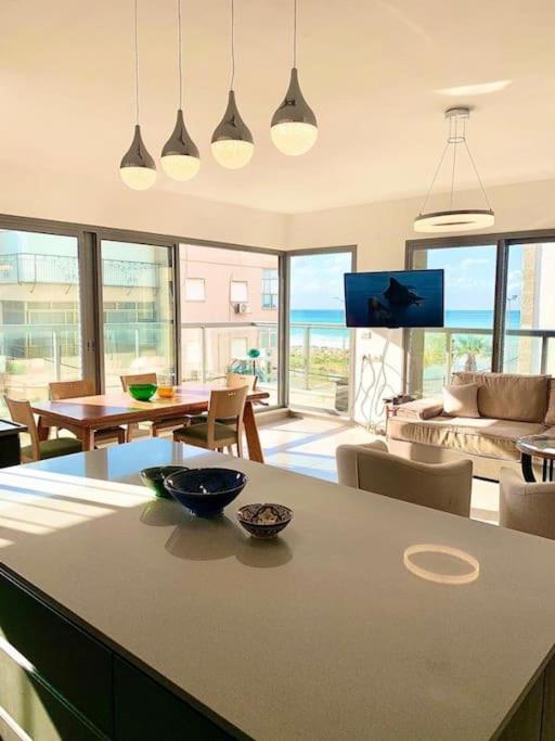 4BR Apartment luxury with balcony on the beach sea bat galim, Haifa ...