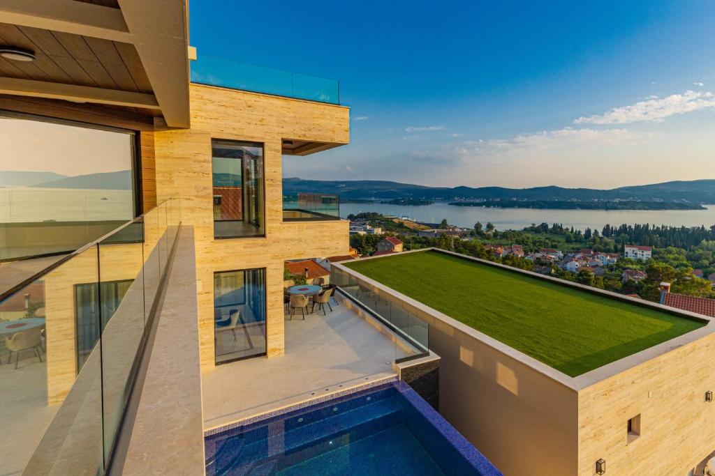 Luxury Modern Villa Euphoria with Pool, Tivat (updated prices 2024)