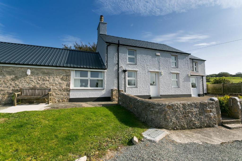 Tyn Lon, Moelfre (updated prices 2024)