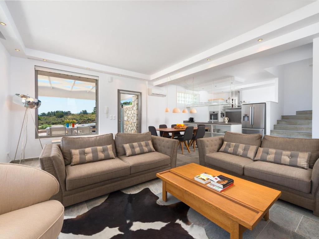 Villa in Rhodes with Infinity Pool & Sea Views, Kalithies (tarifs ...