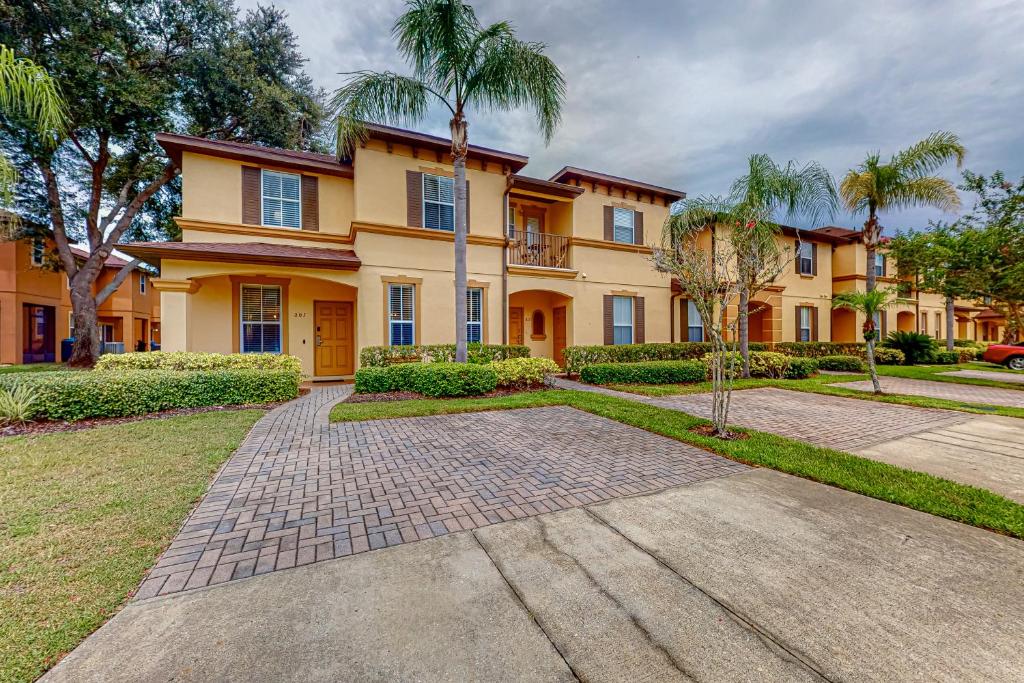 Sunny Oasis, Davenport (updated prices 2025)