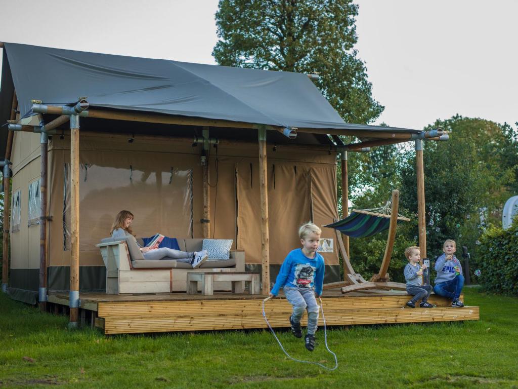 Well-furnished Tent Lodge With A Terrace Near The Veluwe - Nijkerk