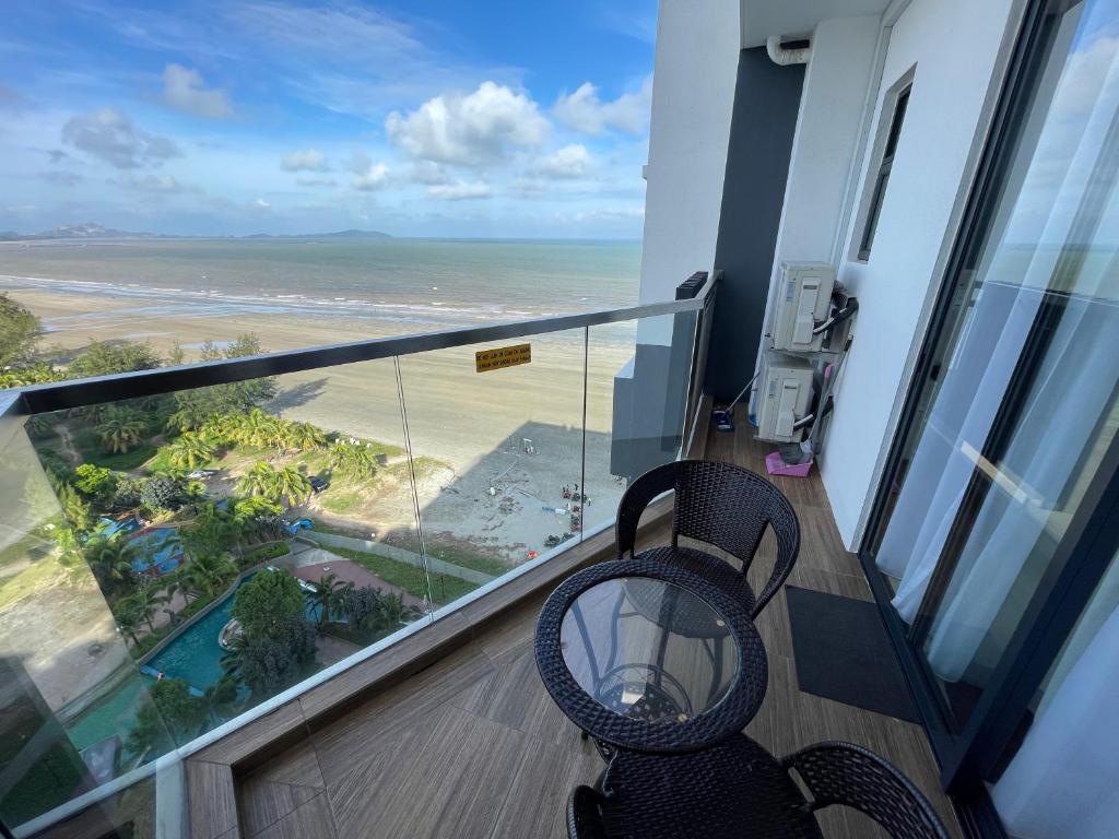 Timurbay High Level Sea&Pool View Wifi and Netflix, Kuantan (updated ...