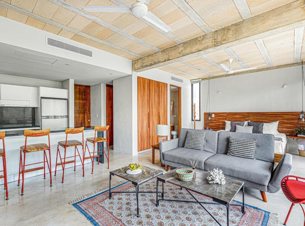 Modern Large Loft with Pool, Cancún (updated prices 2025)