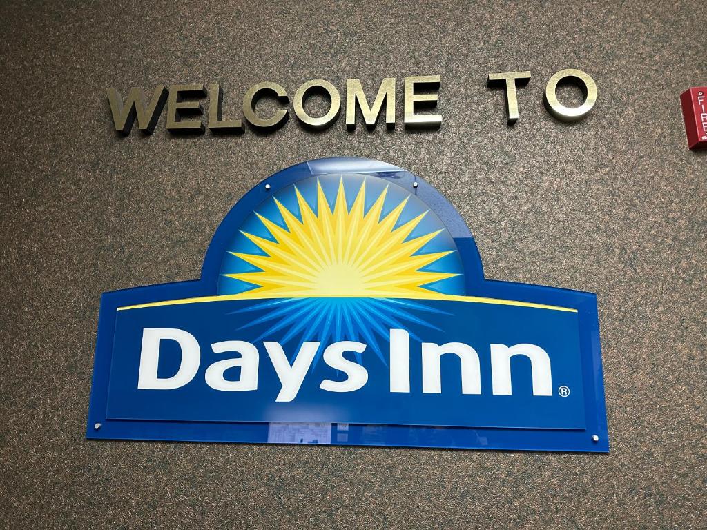 Days Inn Logo