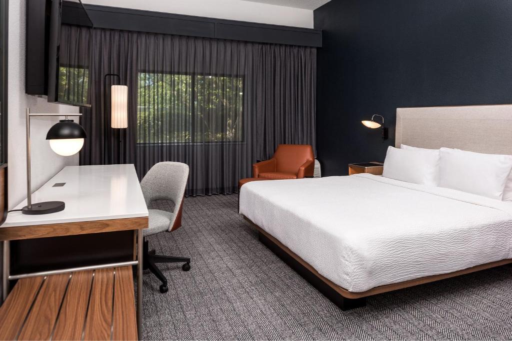 Courtyard by Marriott Charlotte Ballantyne, Charlotte (updated prices 2025)
