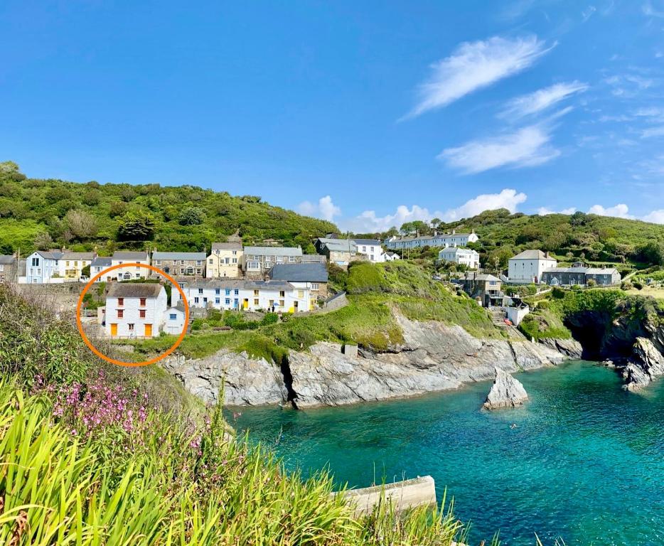 Just Opened. Romantic Clifftop Retreat, Portloe (updated prices 2025)