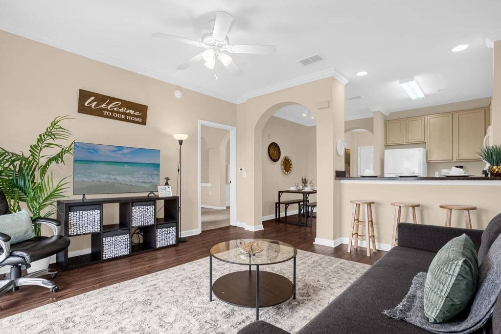 Luminous 3BR Condo- Pool Hot Tub- Near Disney, Orlando (updated prices ...