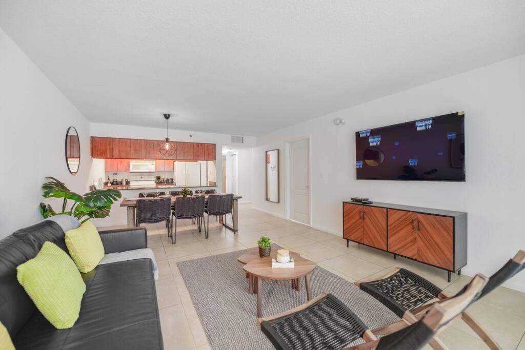 Amazing High-Rise Condo @Brickell with Pool, Miami (updated prices 2025)