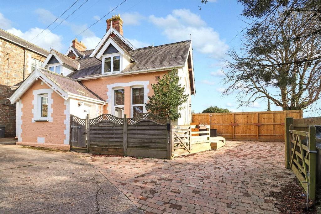 Wallingbrook Lodge, Chulmleigh (updated prices 2025)