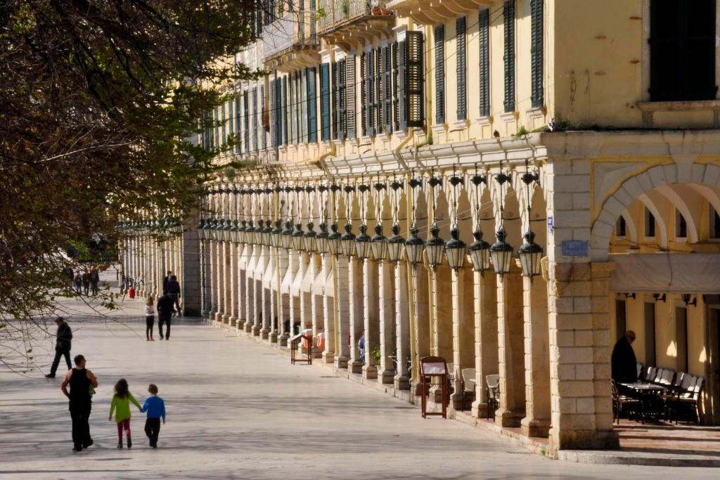 Liston Square Luxury Suite - Live in the most famous place in Corfu ...