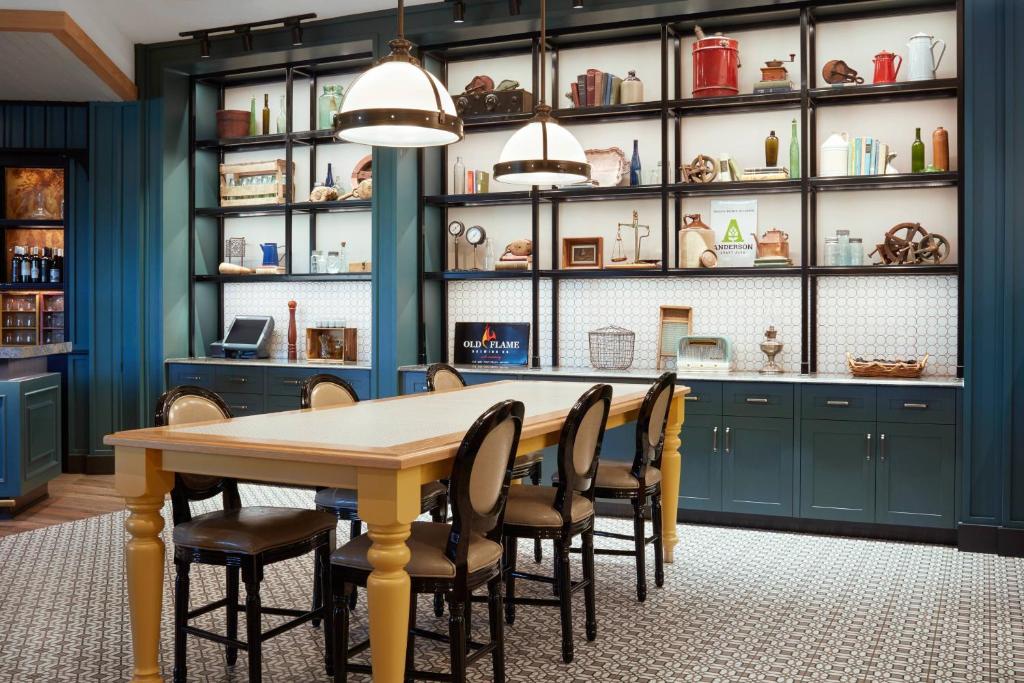 Delta Hotels by Marriott Guelph Conference Centre, Guelph (updated ...