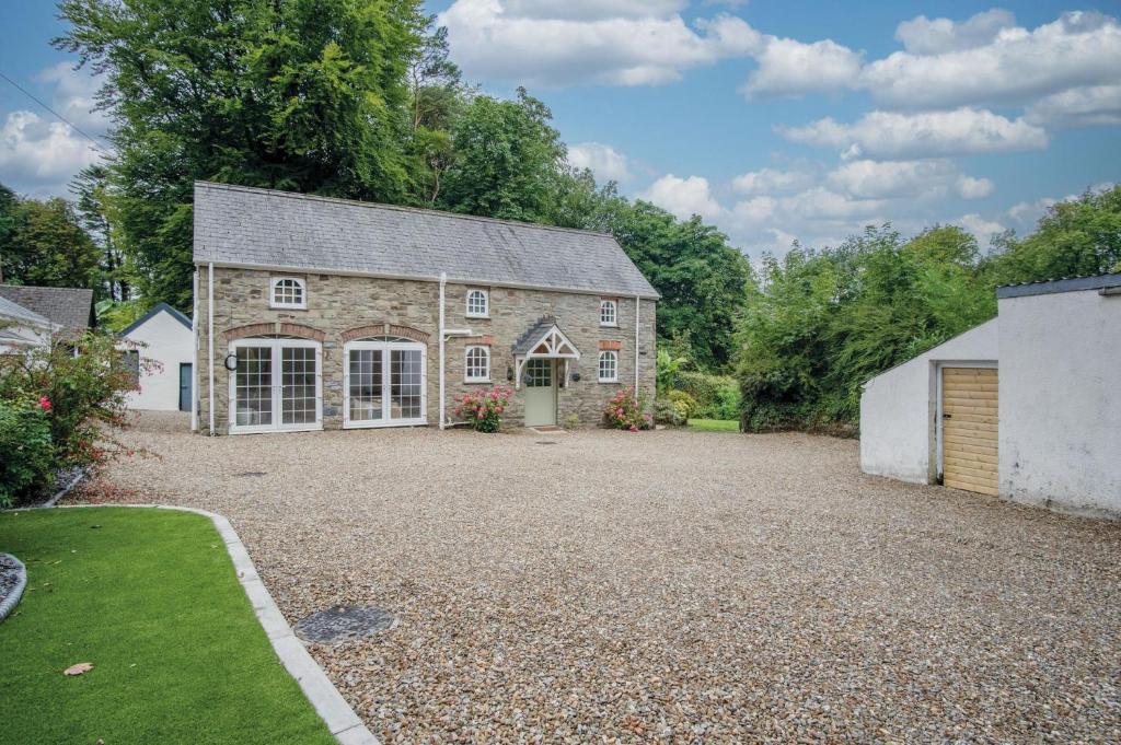 The Stables - 2 Bedroom Cottage - Princes Gate, Ludchurch – Updated ...