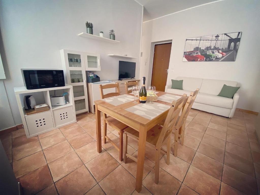 Casa Via Roma, Intra (updated prices 2026)
