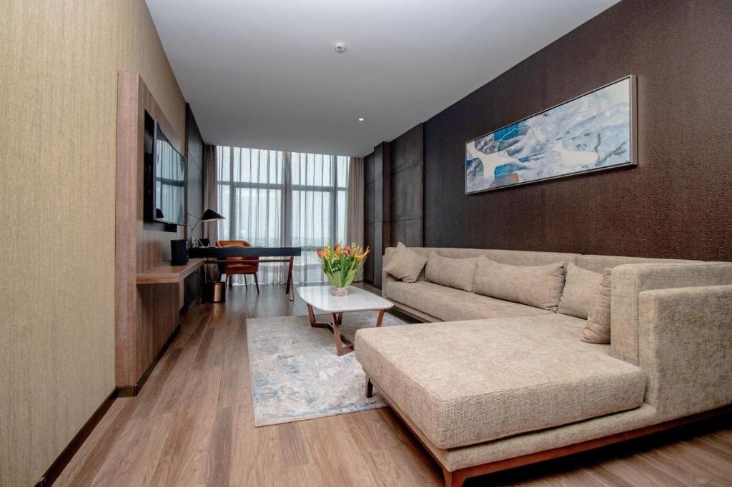 CIKA GOLDEN HOTEL and SUITES, Lomé (updated prices 2024)