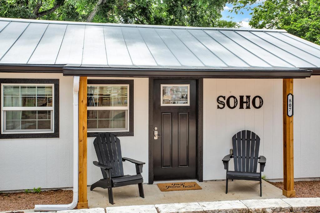 Poplar Place Soho with Hot Tub - 6 Blks to Main St, Fredericksburg (updated prices 2025)