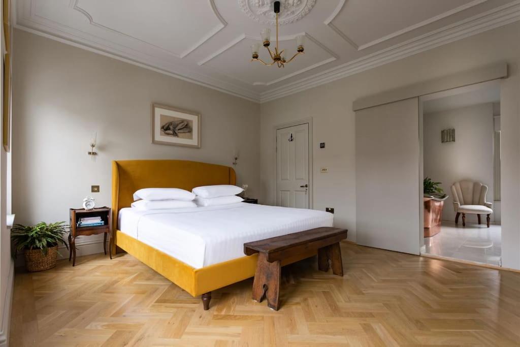 Stunning Soho House style 3 bed apartment with terrace, near Notting ...