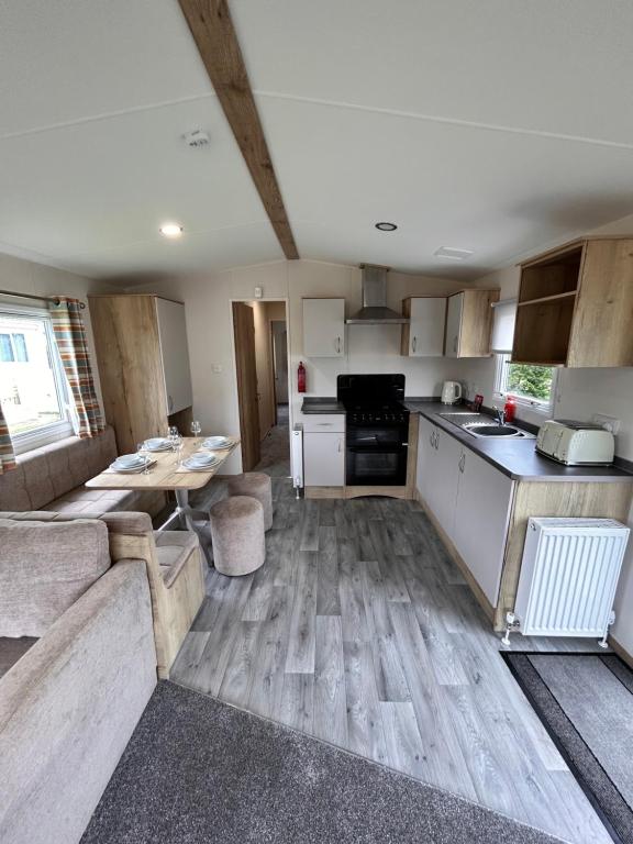 Cosy Caravan, Ulrome (updated prices 2025)