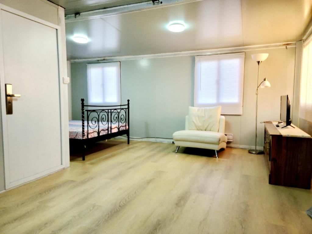 Independent guest unit with separate entry | Guest House in Chilliwack ...