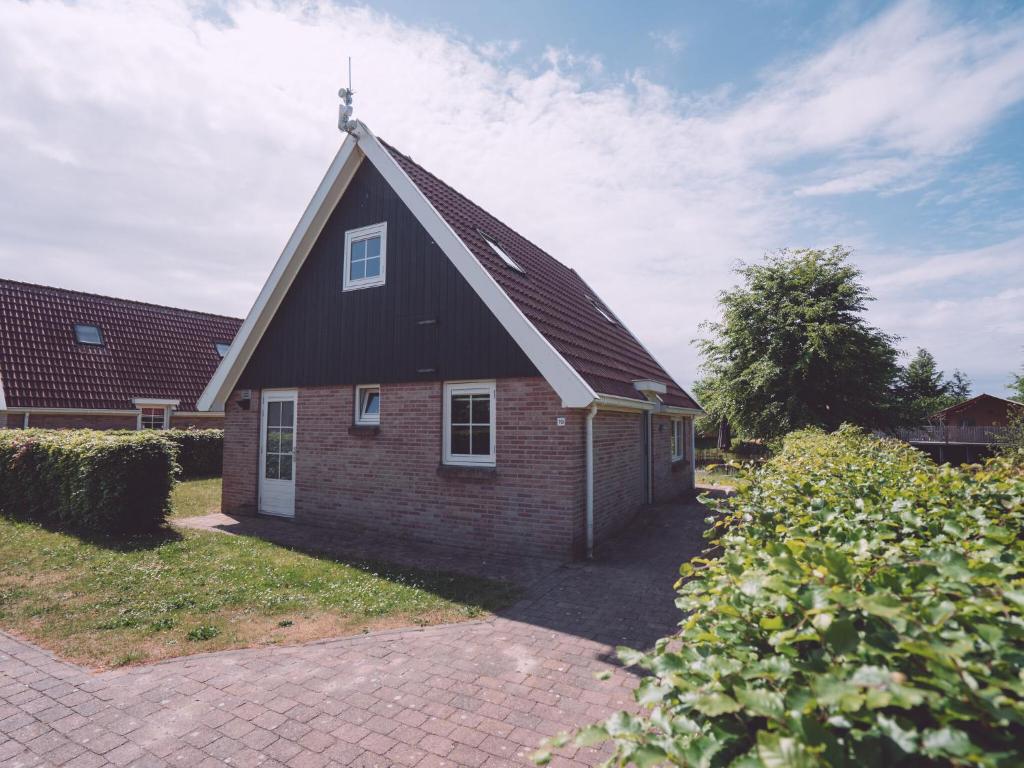 Houses and group room, close to nature reserve, Bant (updated prices 2025)