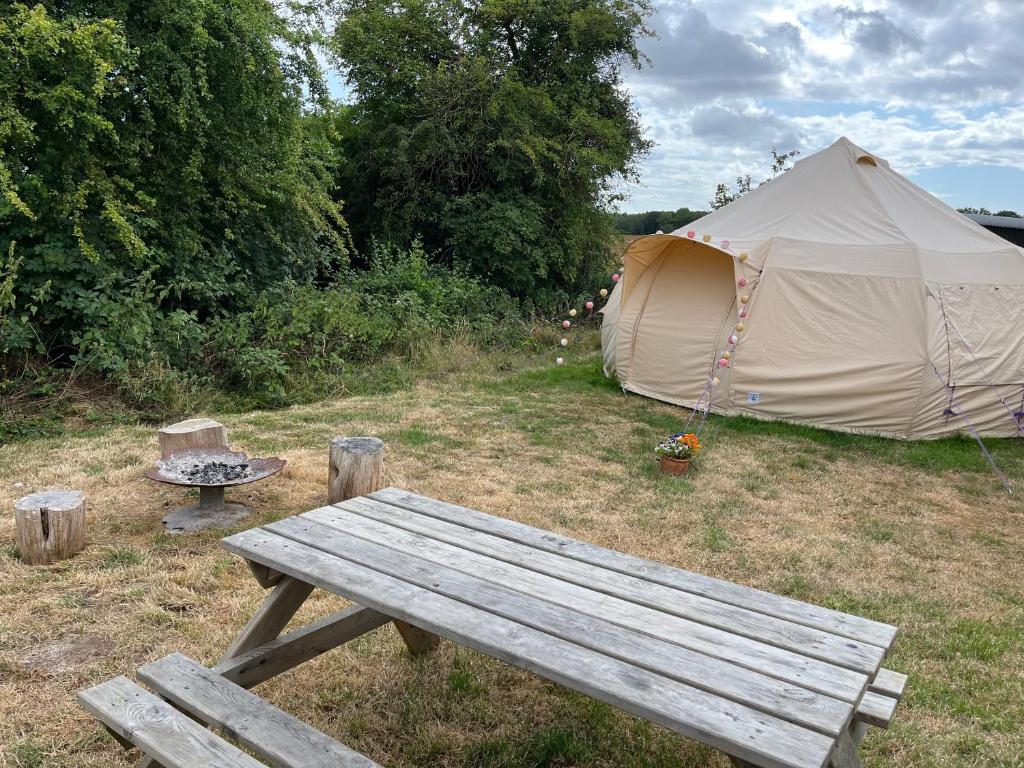Sindles Farm, Emsworth (updated prices 2025)