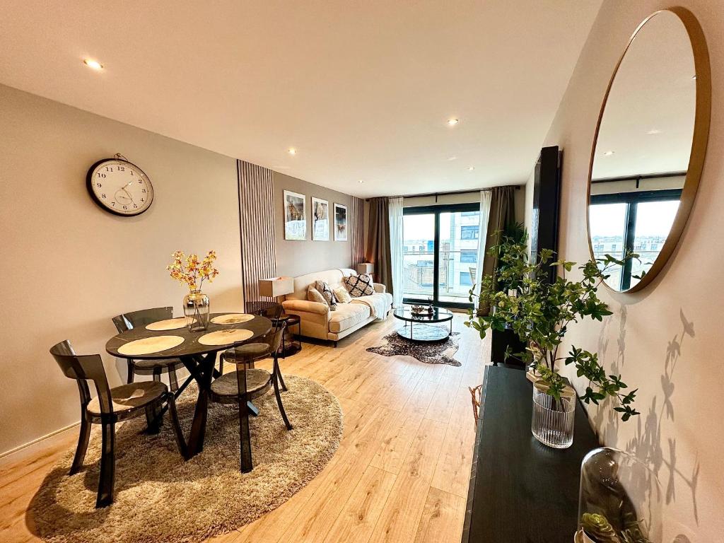 The Lux at Pierson House, Plymouth (updated prices 2026)