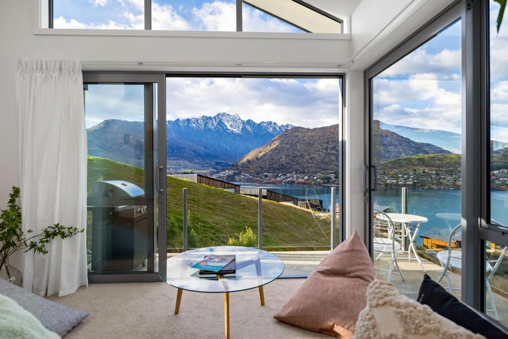 Elite Holiday Homes Queenstown - Summit View, Куинстаун - обновленные ...