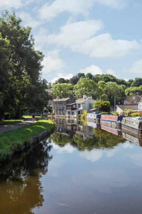 Luxury Canalside home in Leeds, Leeds (updated prices 2026)