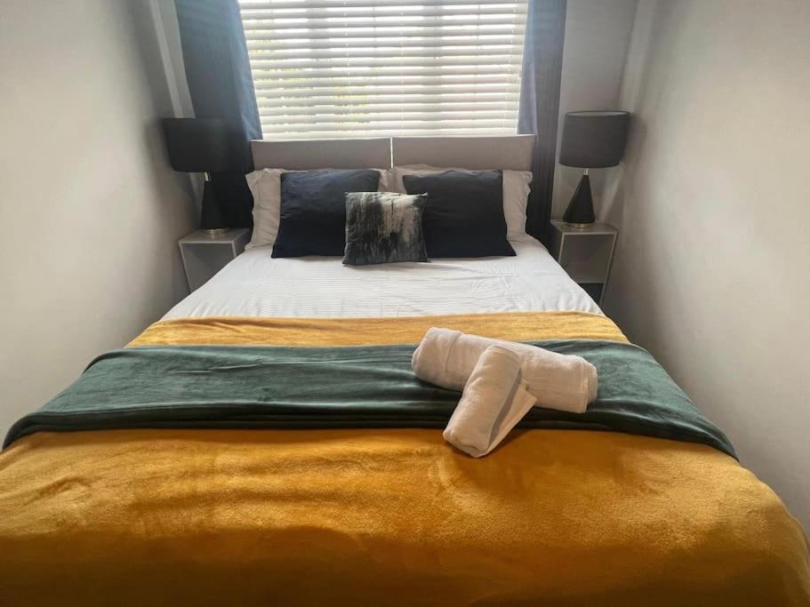 CAPRI 13 SA- Nice ’n’ New, close to Uni and M1/J23, Loughborough ...