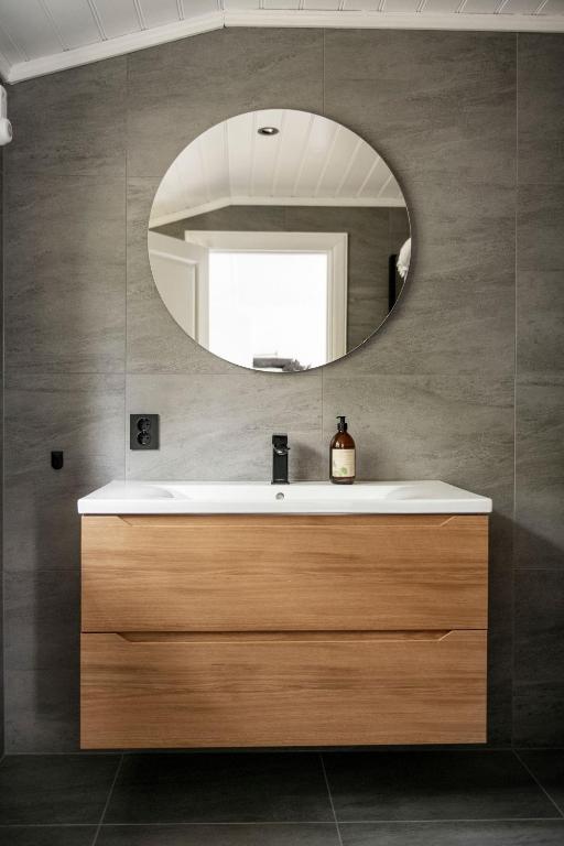 Nes Gard, Høyheimsvik (updated prices 2025)