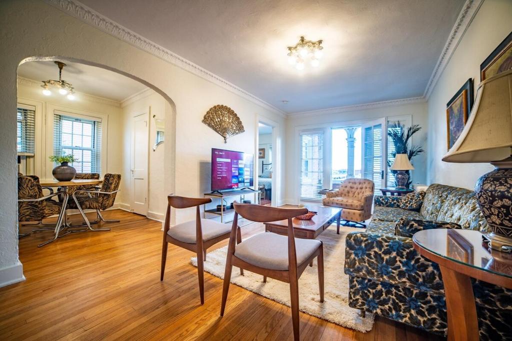 Maison de vacances / Gîte Plaza Penthouse Historic Charm & Stunning ...