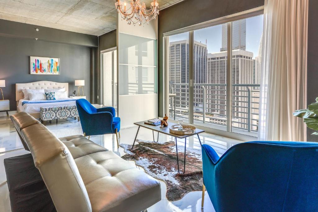 Luxe Downtown Miami Apt Balcony, Pools, City View, Miami (updated ...