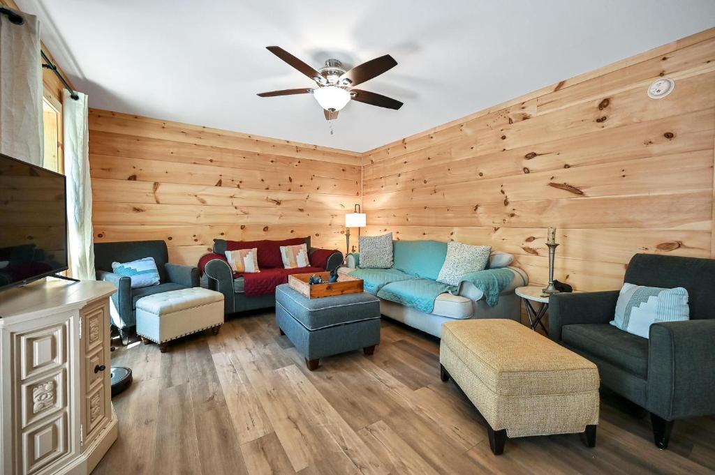 Goss at Lake Lure, Lake Lure (precios actualizados 2025)