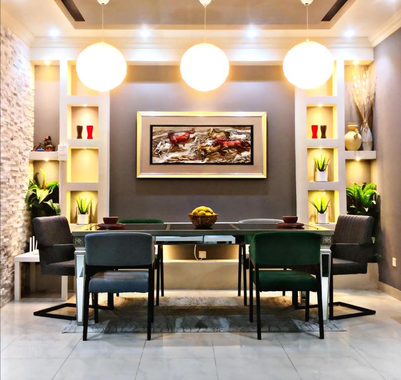 High Residency. Fully Furnished & Spacious Apt - Oman