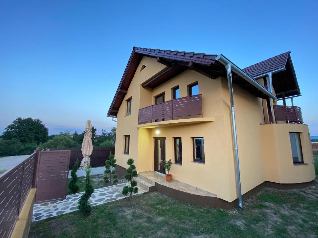Casa, Oradea (updated prices 2025)