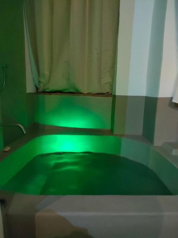 What Kind Of Light Bulb Above Shower Room Is Best In Perugia Italy