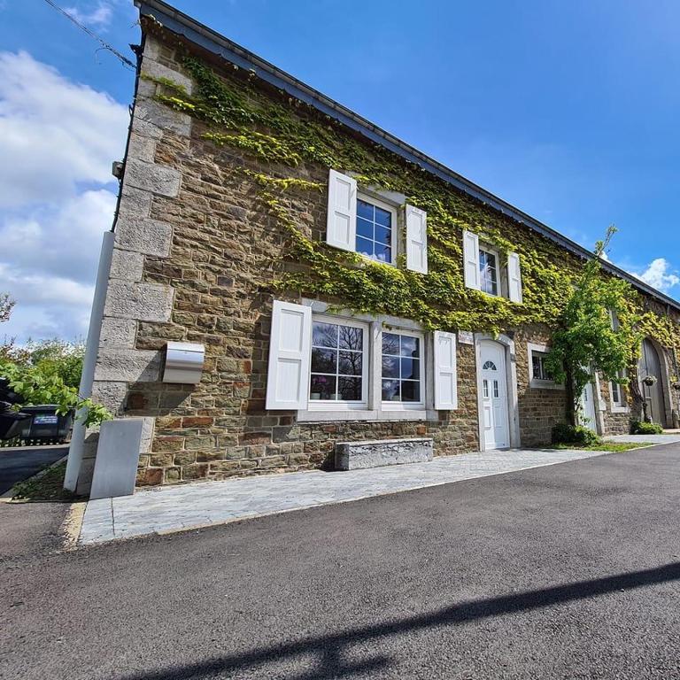 "Au Phil du Temps" by Phils Cottages, Érezée (updated prices 2026)