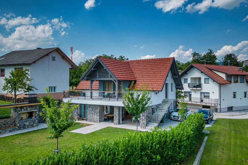 Vineyard Cottage Lan On The Hill - Happy Rentals, Semič – Updated 2023 ...