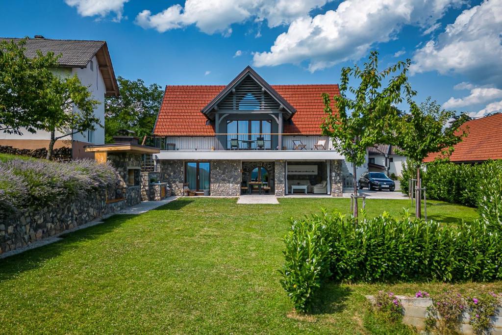 Vineyard Cottage Lan On The Hill - Happy Rentals, Semič – Updated 2024 ...