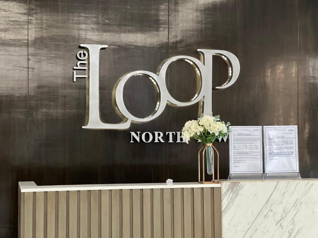 Chic, Modern , Minimalist Design at The Loop Condo tower, Cagayan de ...